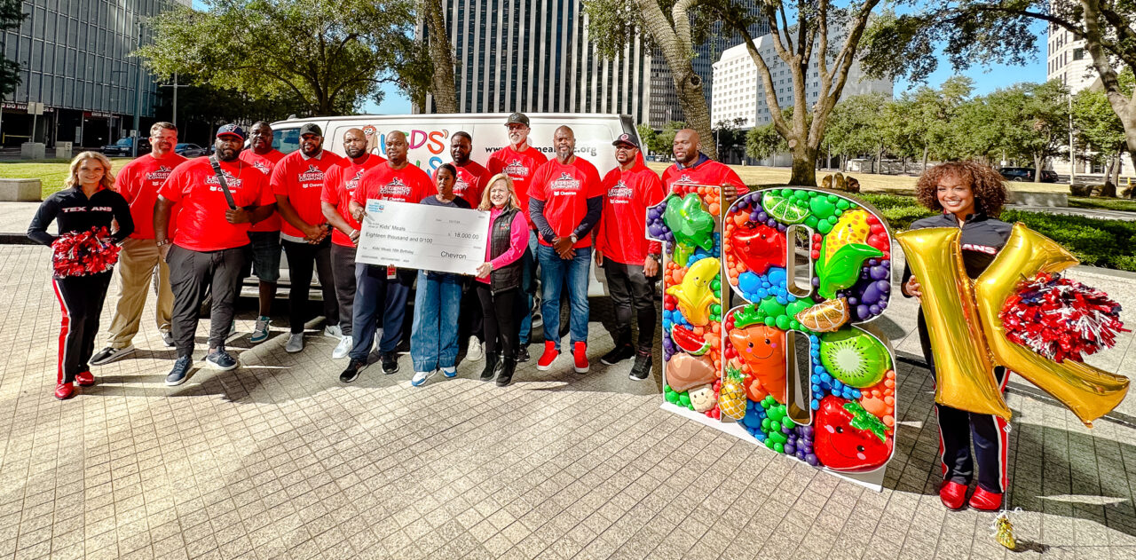 Chevron and Texans Legends pack 18,000 Lunches in honor of Kids' Meals ...